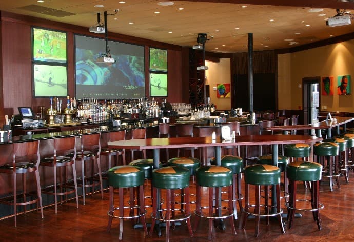 The Largest Sports Bar Screens in America | Because There Are Games to ...